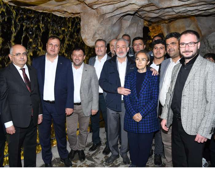 Andık Deresi Bezirgan Şelalesi Mesirelik Alanı Hizmete Açıldı haberi